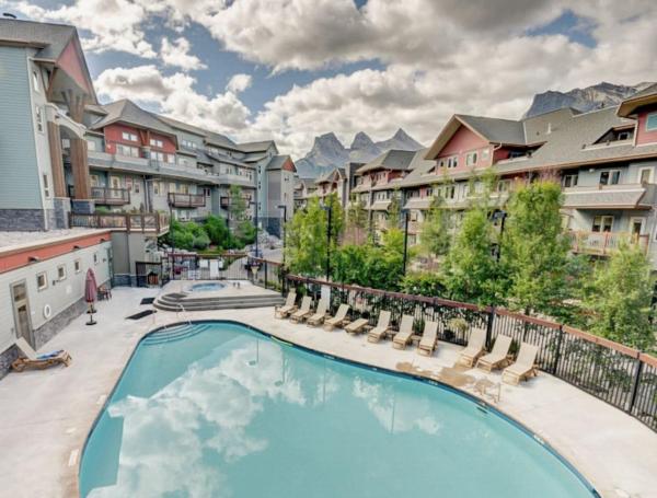 Top Floor Beautiful Mountain Views! 2 Bed 2 Bath - Canmore
