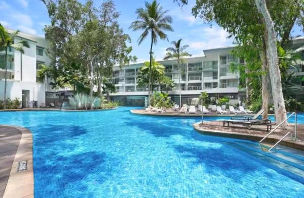 Stunning Top Floor Apartment Views To Palm Cove - Clifton Beach