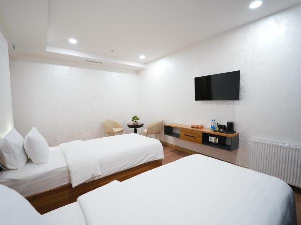 Premiere Hotel Tashkent Pool&spa - Tashkent