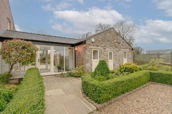 The Old Stables, Near Mitton Hall - Clitheroe