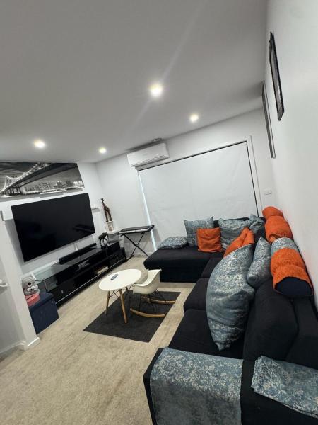 Lovely Townhouse-3 Bedroom 1 Study In Coombs - Canberra