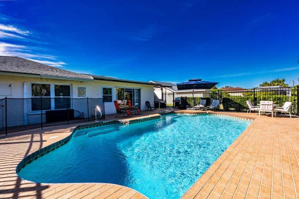 3br Family Pool Oasis - 15 Min To Anna Maria Island - Bradenton, FL