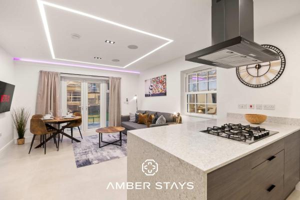 Modern 4 Bed 4 Bath Home In Reading Perfect For Business And Contractors With Free Parking! - Caversham - Reading