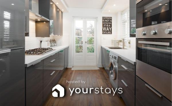 Stamford Park Road By Yourstays, A Wonderful Family Townhouse In A Superb Location! - Altrincham