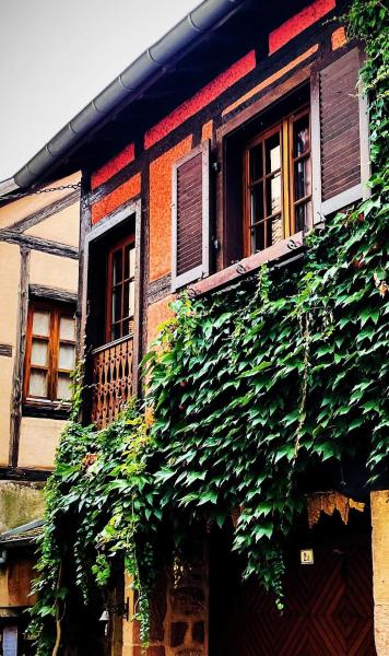La Maison Rouge Au Coeur Historique De Riquewihr - Riquewihr