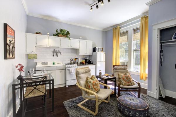Unwind And Relax In A Historic Midtown Property - Memphis, TN