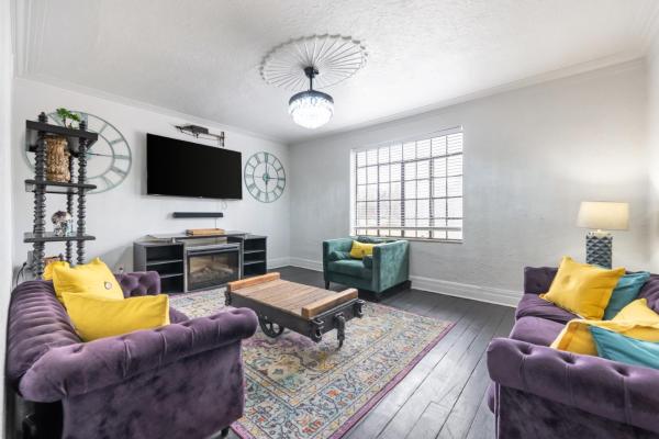Stylish Detroit Stay | Close To City Highlights - Warren, MI