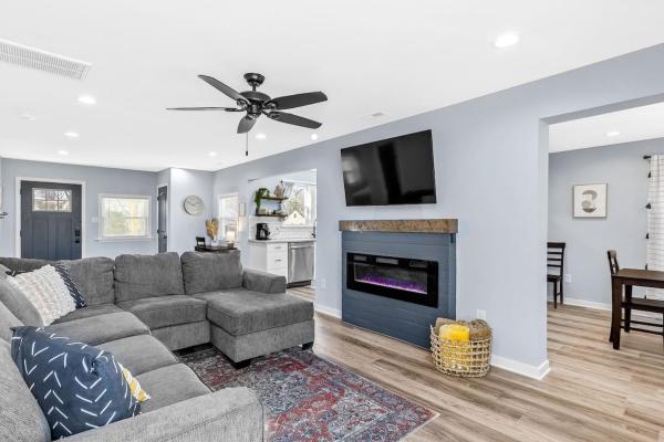 Fulton Hill Grove! Trendy And Central Hide-a-way! - Richmond, VA