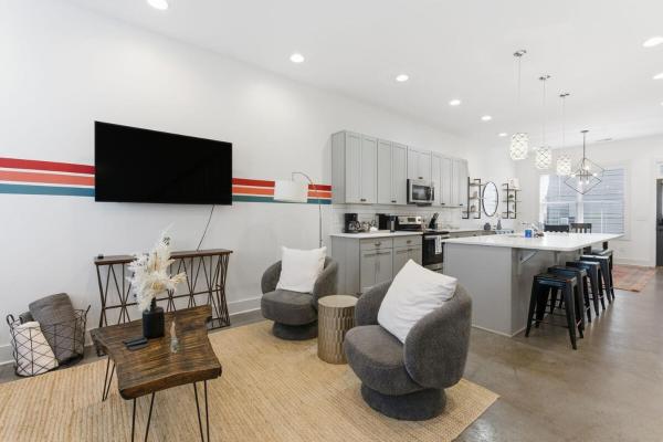 Modern 3br With Rooftop - 10 Min To Broadway - Nashville, TN