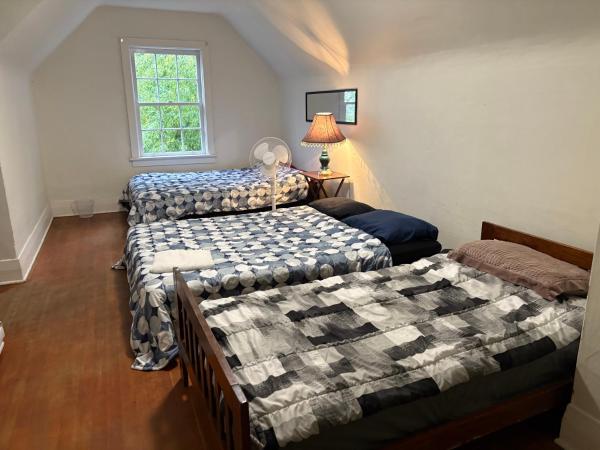 Yvr Transit Guesthouse - 10 Min To Airport, Free Parking- Spacious Room - West Vancouver