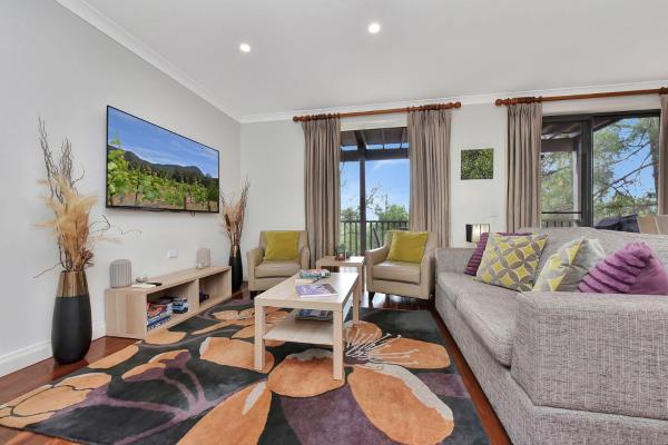 Villa Kora - Your Private Golf & Wine Retreat - Pokolbin