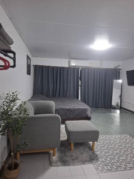 Popular Muang Thong Thani Condo, Building T9, Floor 4, Room 36 - Bangkok