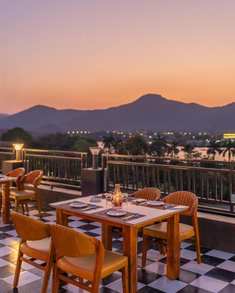 Perfectstayz Select By The Lake - Udaipur