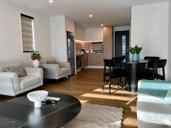 Sunny, Stylish & Private Parking - Two Bedroom Townhouse Near One Nz - Christchurch
