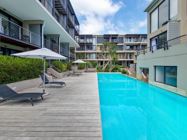 Piazza On Church Stylish 1br With Pool & Views - Cape Town