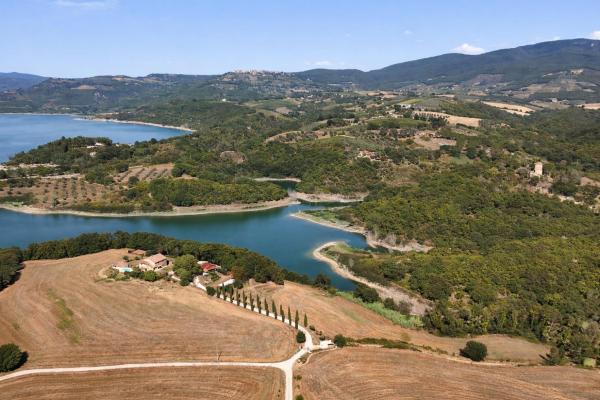 Scappo In Umbria, Casale Al Lago - Ombrie
