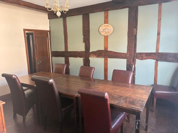 Sebastians Hotel Apartment Oswestry Town Centre Parking - Llangollen
