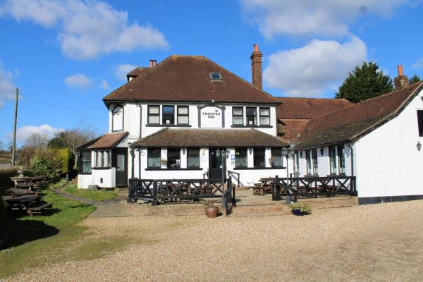 The Trooper Inn - Alton