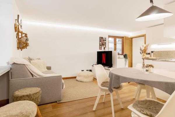 New Alpe Veille, Chalet Centro La Thuile 2 Bagni E Garage Privato - La Thuile
