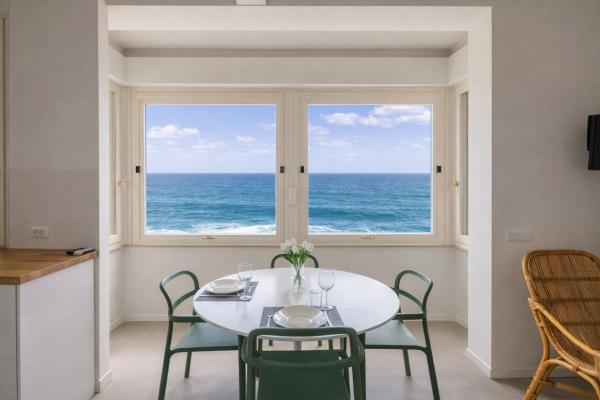 Effe's Apartment- Arya Seaview -Parcheggio Gratuito - Alassio