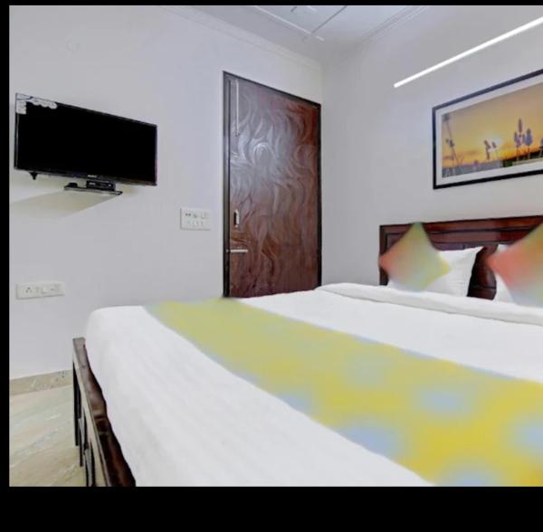 Hotel Divine - New Delhi