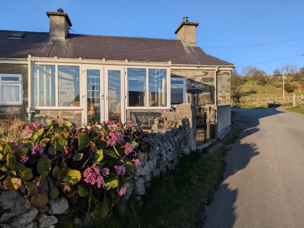 Cosy Stone Cottage Log Fire Snowdon & Beaches - Beddgelert