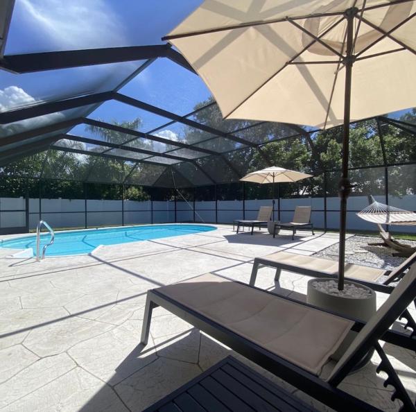 Bonita Sands – Private Pool Retreat Bike To Barefoot Beach & Bonita Beach - Bonita Springs, FL