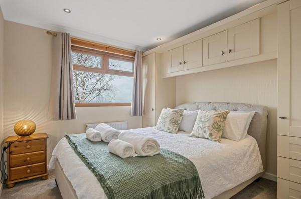 3-bedroom Riverside Lodge With Hot Tub - Weston-on-trent - Derbyshire