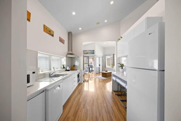 The Lookout, Modern Fremantle Apartment With View - Fremantle