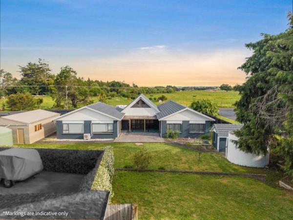 6 Bedrooms Spacious Coastal Retreat - Waiuku