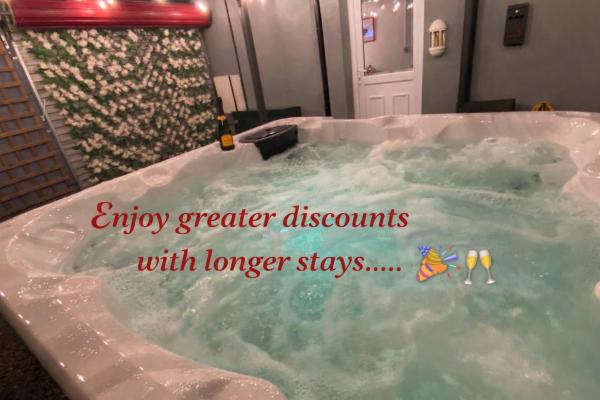 Cardiff Coach House With Hot Tub & Log Fire - Barry