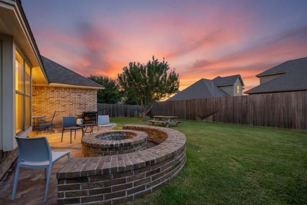 8min Texas A&m 1 King Beds Firepit Griddlegrill - College Station, TX