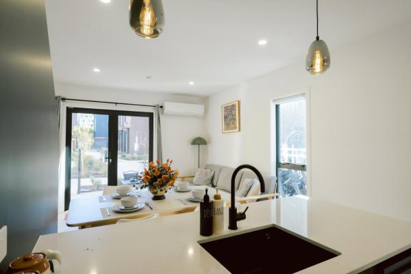 Modern & Comfortable Family House By Supercarehost - Queenstown