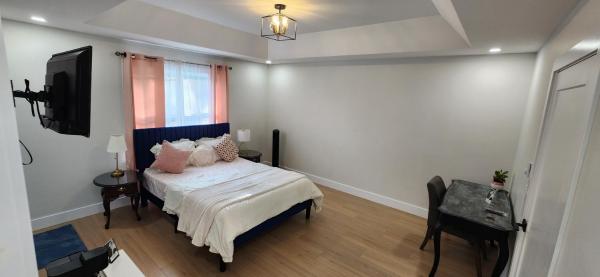 The Bluenoser Room At Hina's Home - Halifax Regional Municipality