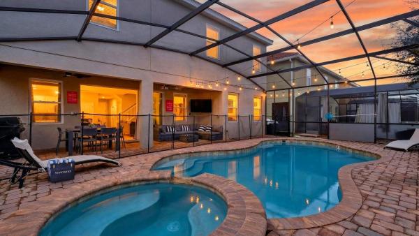 Shiva By Avantstay Sleeps 22 Pool Hot Tub Great Park Access - Kissimmee, FL