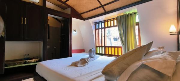 Traditional Houseboat - Thiruvananthapuram