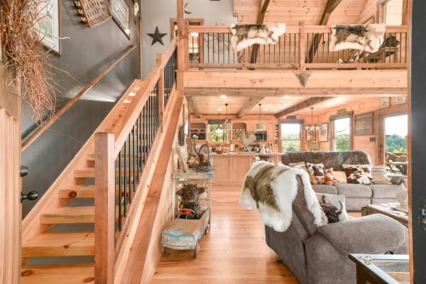 Dreamcatcher Cabin Scenic Views With Big Sky Hues - Twin Lakes, Frederick