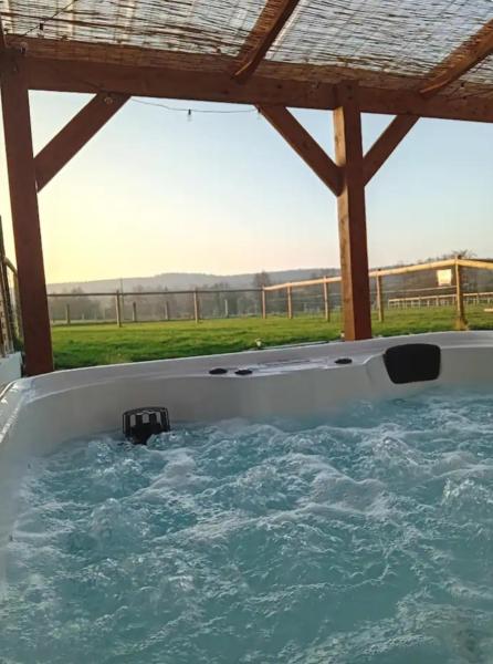 Gîte Avec Jacuzzi Privatif - Haras Le Val Du Conte - Orne