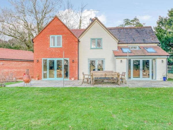 3 Bed In Trigon 76648 - Lulworth Cove
