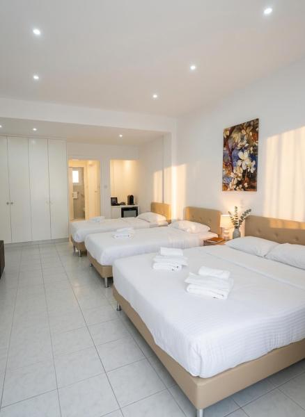 Deluxe Studios With Balcony In Old Town - Páfosz