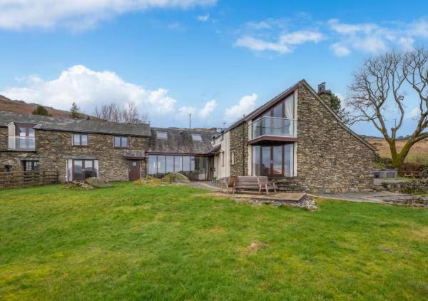 Spacious Barn Conversion 4 Bedroom Hot Tub - Coniston