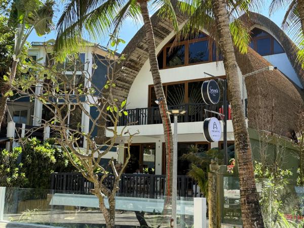 Tropical Attic Room At Beachfront Bulabog Beach - Malay