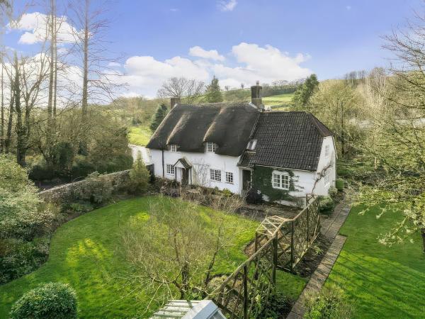 Plush Cottage - Dorset