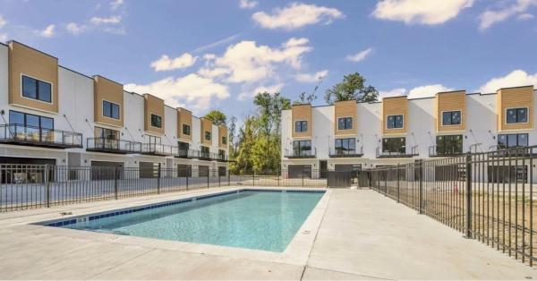 Arnolds Park Retreat Remember When At Central Park Townhomes) - Okoboji, IA