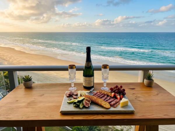 Beachfront 2br Stunning Views Balcony Heated Pool - Gold Coast