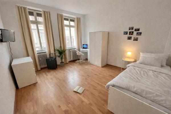 Co-living Room In Shared Apartment - Frankfurt