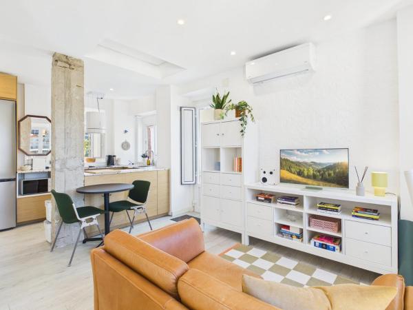 Cozy 1br W/ Ac, Terrace & Shared Garden – Almada | By Airnest - Almada