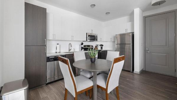 Landing Stylish 2bd Gym Clubhouse - 阿靈頓