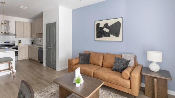 Landing Stylish 1bd Gym Clubhouse - Huntsville, AL