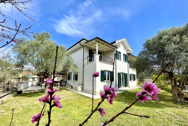 Villa Edmond In The Hills - Tirana